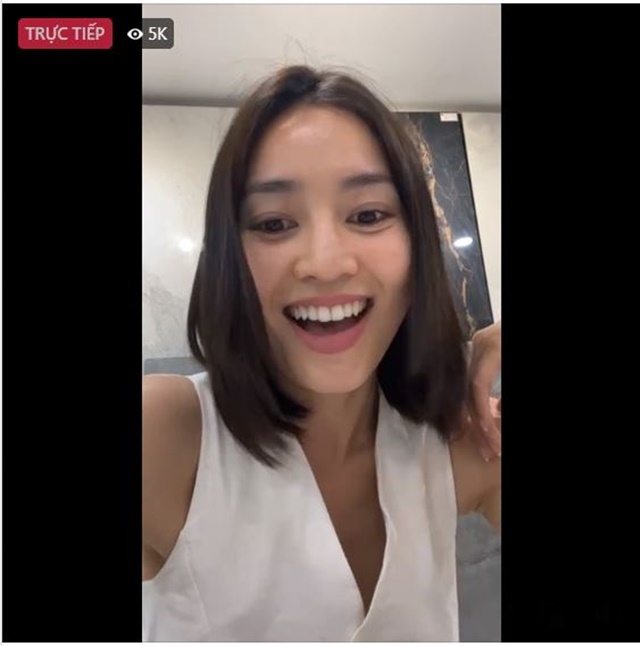 Ninh Dương Lan Ngọc lộ mặt mộc qua livestream hàng nghìn người xem, ngỡ ngàng vì khác xa ảnh tự đăng